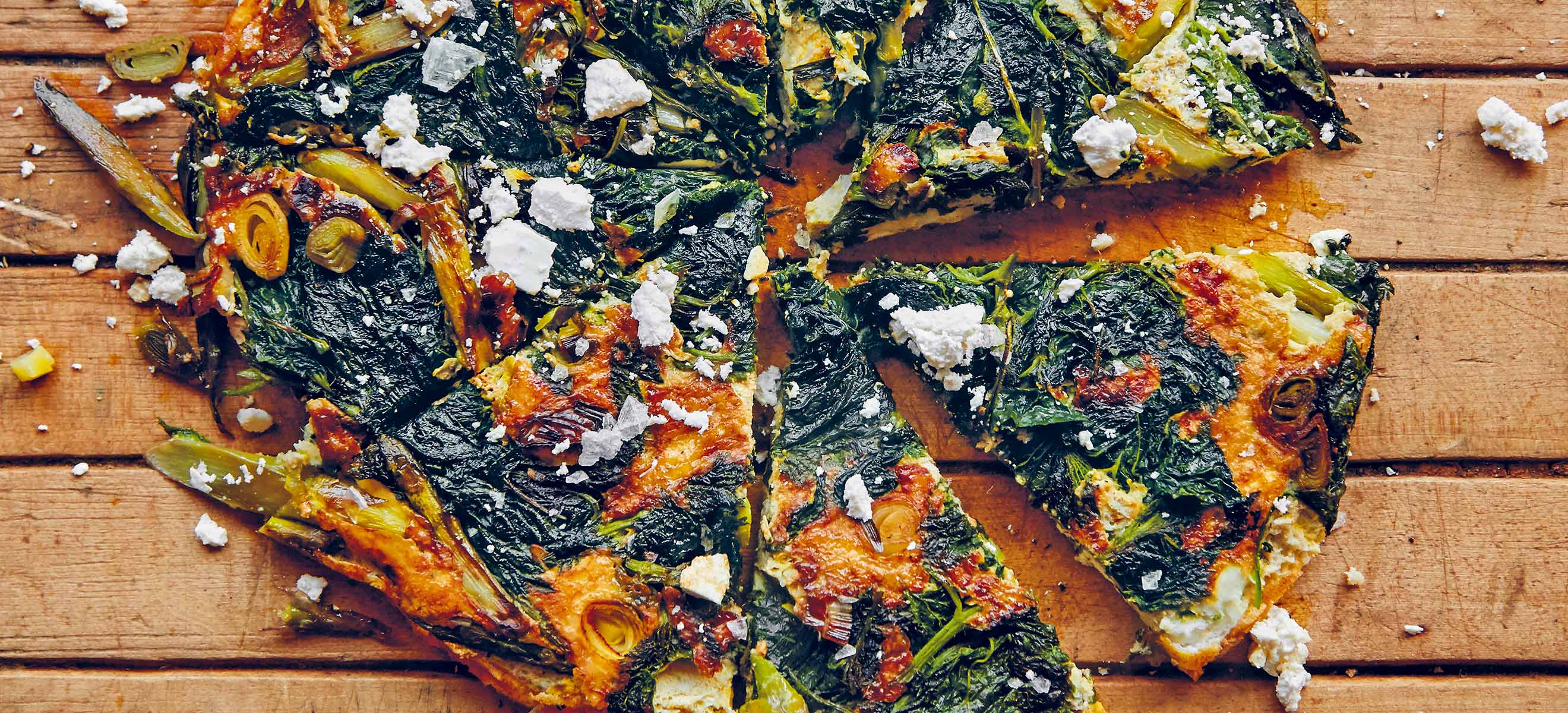 Frittata mit Spargel, Brennnessel und Knoblauch - Rezepte - Falstaff