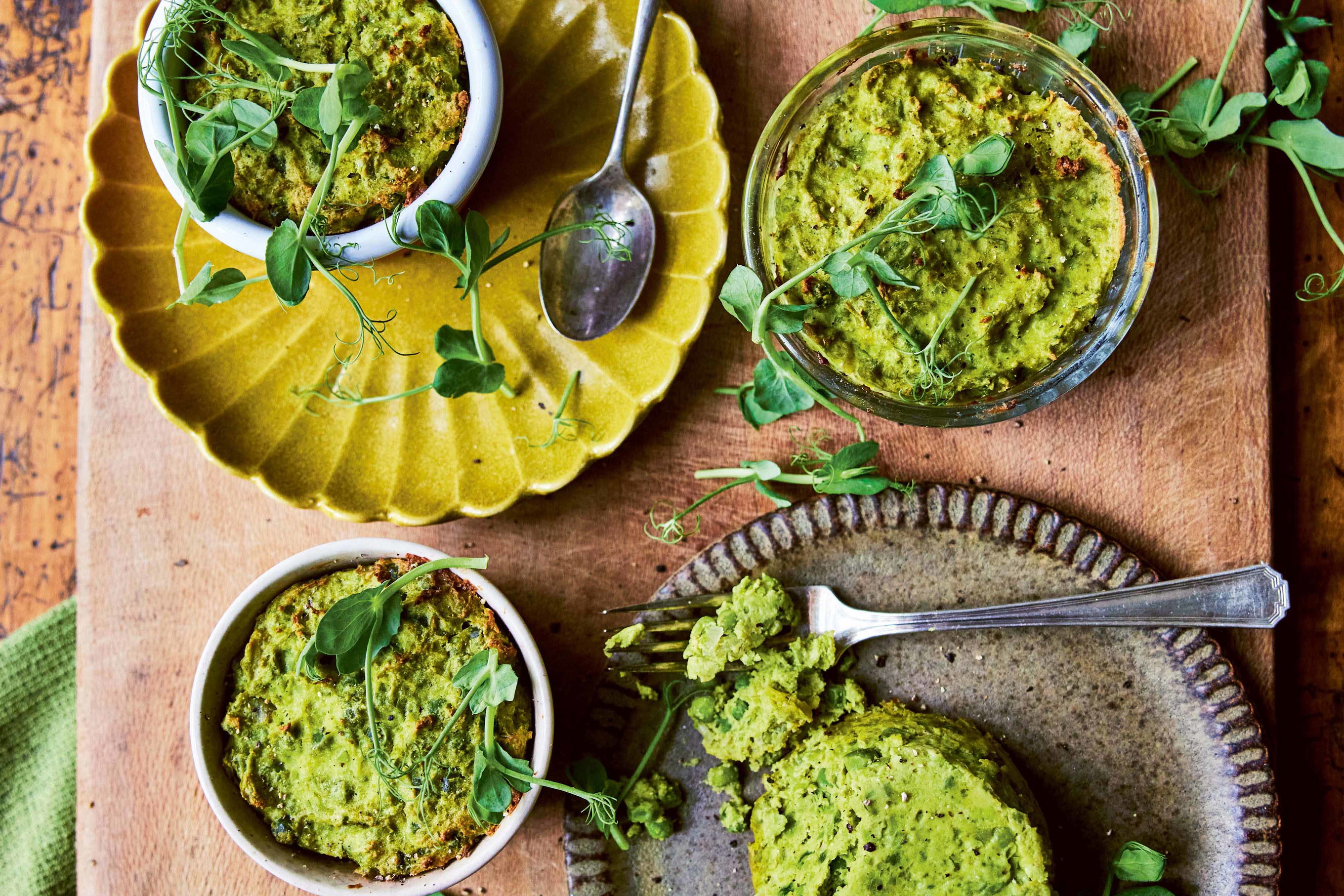 Tortino di Piselli: Erbsen-Soufflés - Rezepte - Falstaff